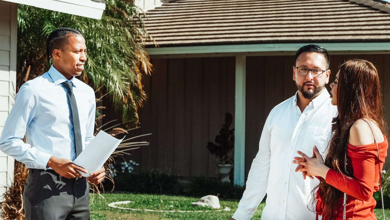 How to Find the Perfect Property: A Guide to Real Estate Listings ...